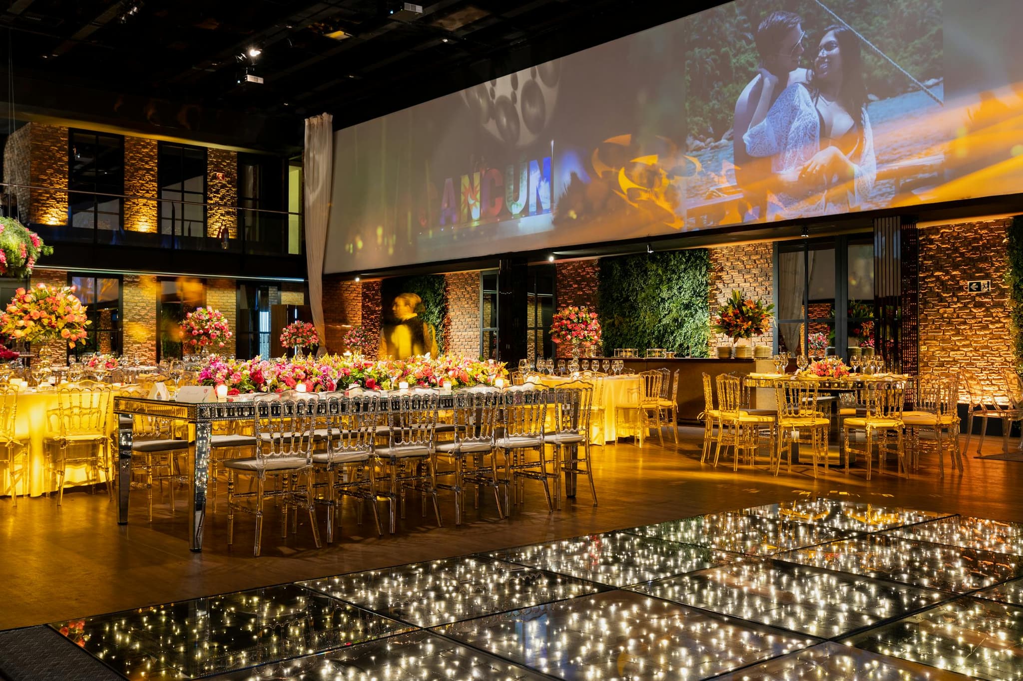 Corporate Event Planner | Book Conference hall & meeting rooms at CorpVenue